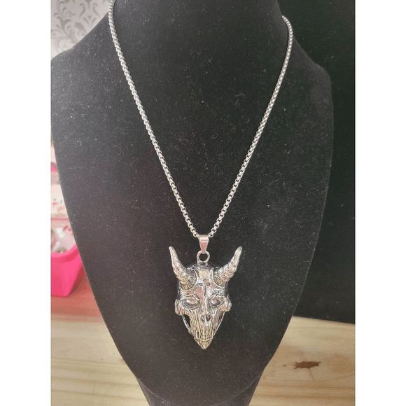 Gothic | Accessories | Gothicdemon Horned Skull Head On Chain 24 | Poshmark